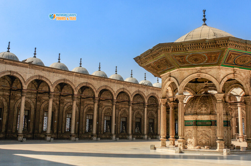 Mosque of Sultan al-Muayyad in Cairo, Egypt | Facts and history