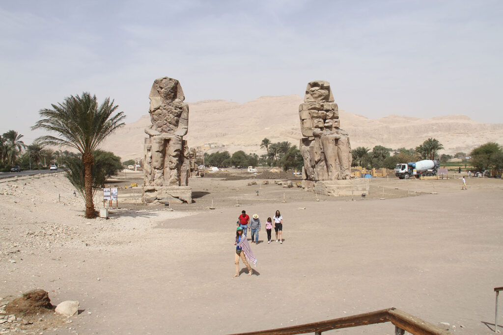 Die Kolosse von Memnon in Luxor | Ägypten Sehenswürdigkeiten